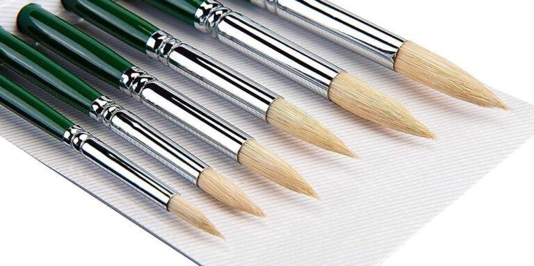 Comment choisir son pinceau acrylique pour faire des traits fins
